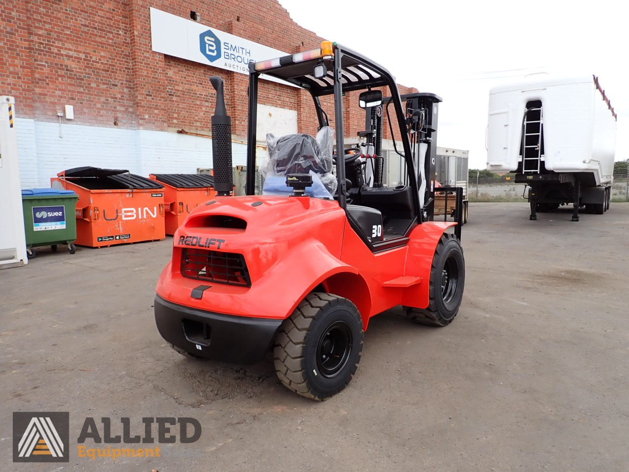 2023 REDLIFT CPCD30-XW33E-RT ROUGH TERRAIN FORKLIFT - Allied Equipment Sales